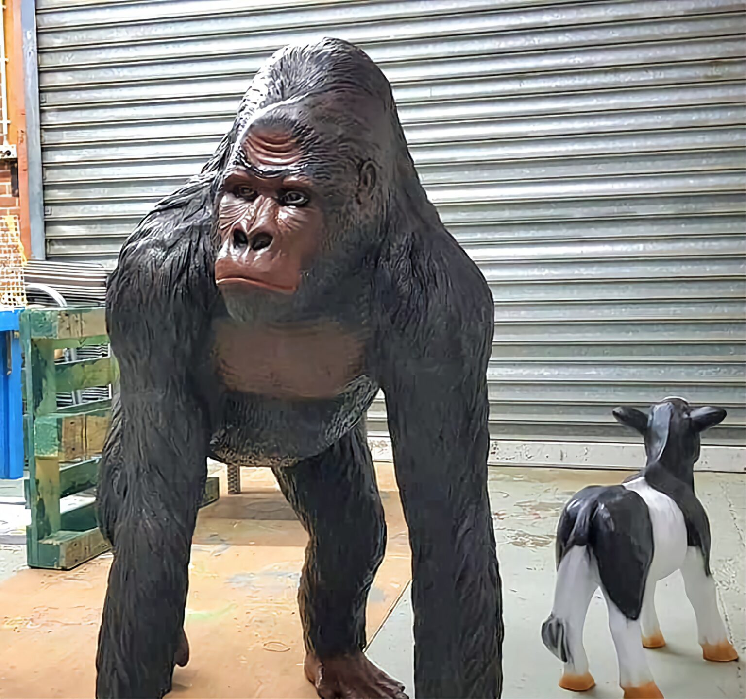 Polyester aap beeld Bokito tuinbeeld levensgrote gorilla
